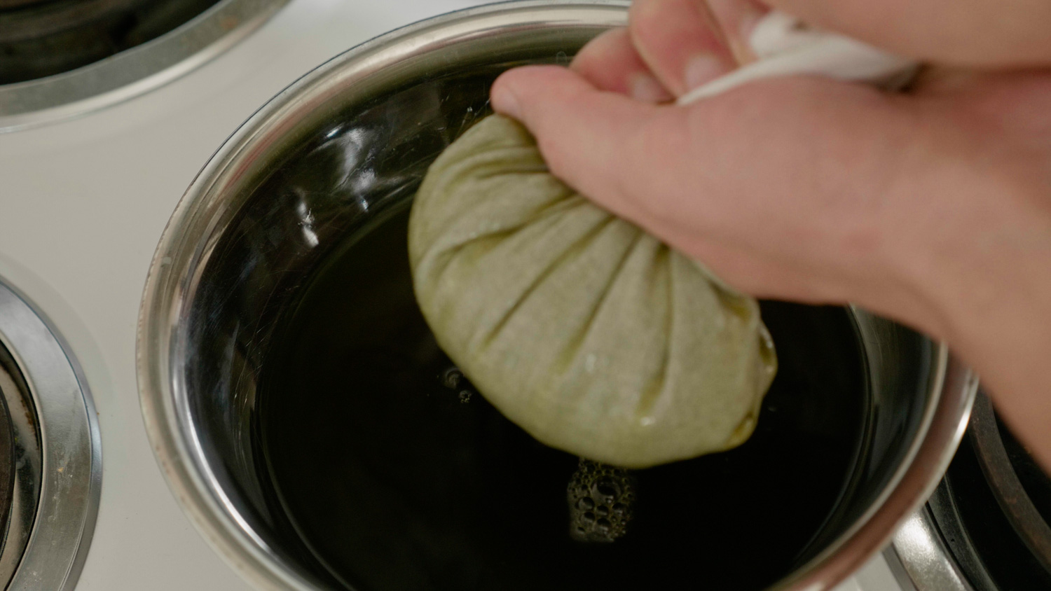 How to Make Wild Lettuce Extract - Feral Foraging